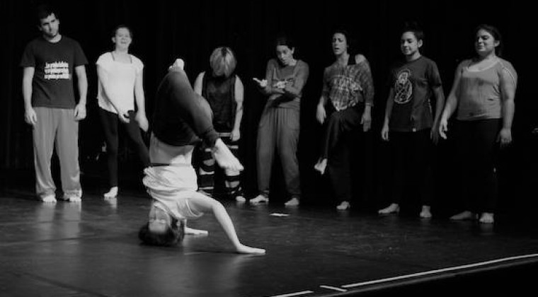 Diario HOY | Tres propuestas artísticas con danza, humor y teatro en el ...