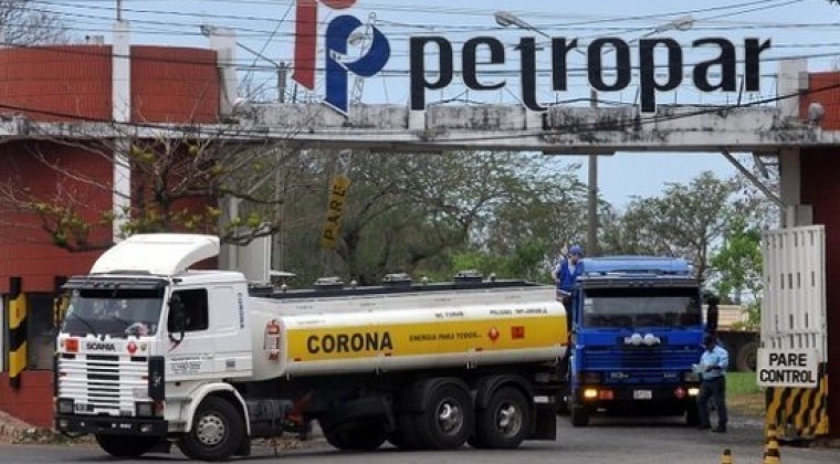 Diario HOY | ¿Petropar apura venta de su combustible para alzar precio?: "Inusitada cola de ...