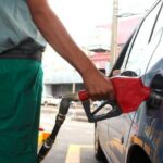 Diario HOY | Emblemas privados se suman a Petropar y bajarán precio del combustible a partir de ...