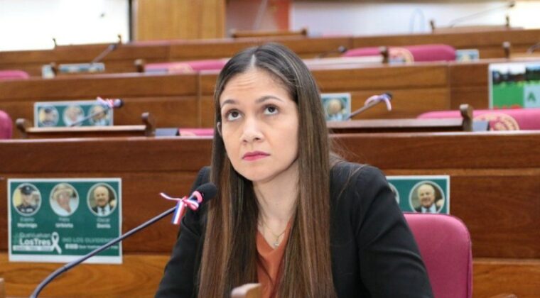 Diario HOY | Carmen Marín niega incompatibilidad y pone en duda su ...